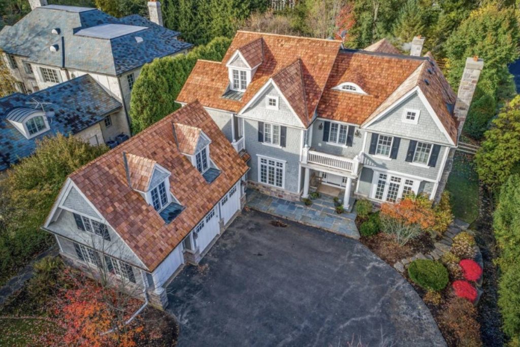 Why Cedar Shake Roofing is a Popular Roofing Material Choice | Style ...